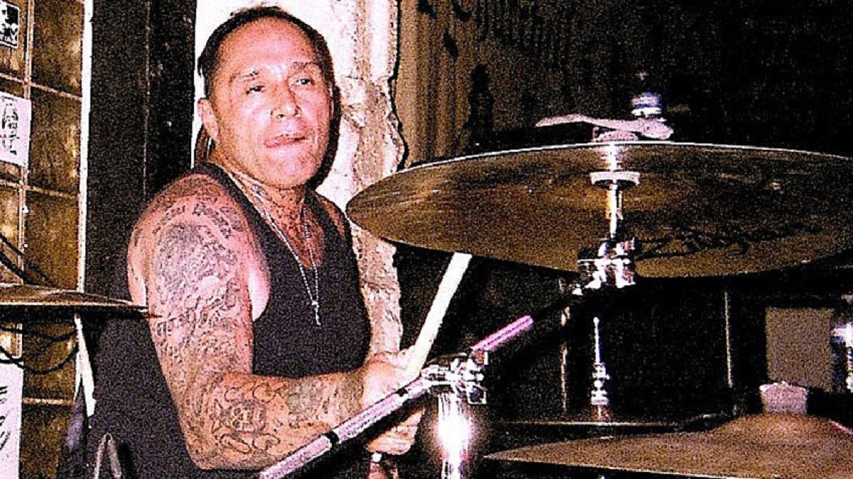 Manny Martinez Hayata Veda Etti – Progresif rock